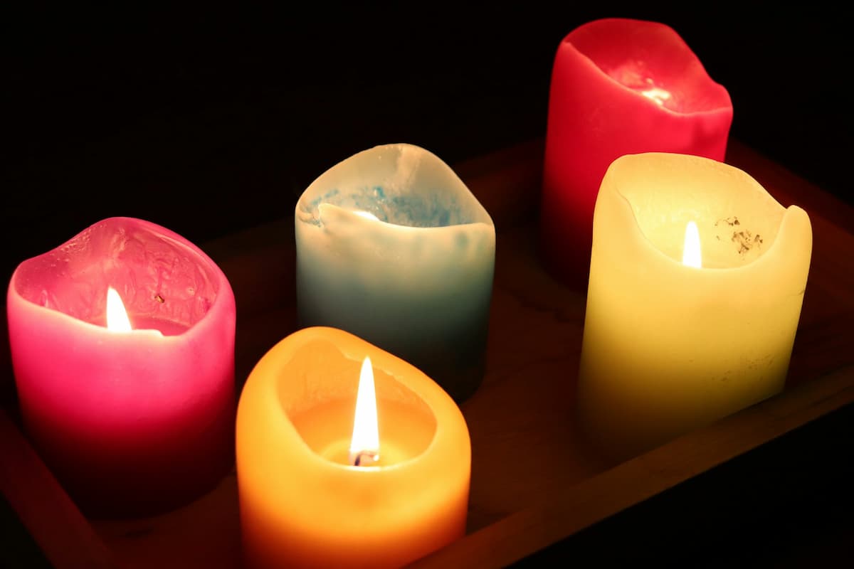 El significado de las velas de colores: qué esconden